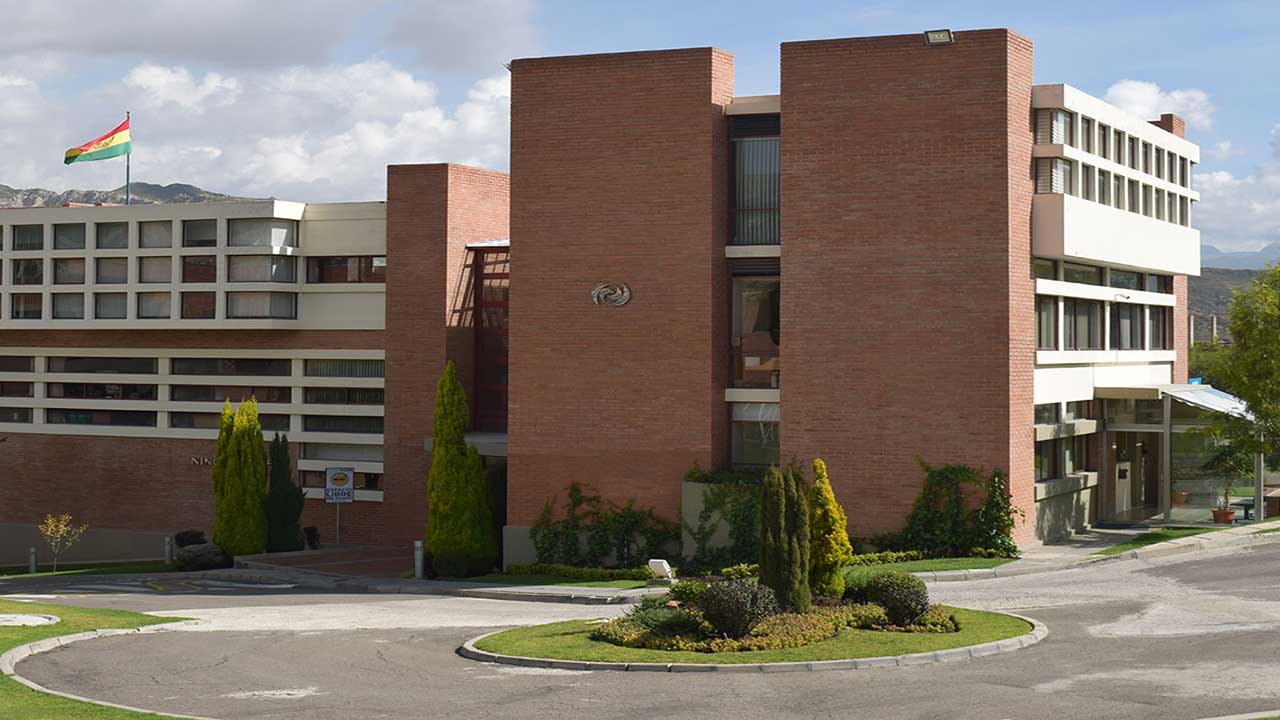 Acciones en Bolivia - Factoría del Conocimiento Universitaria